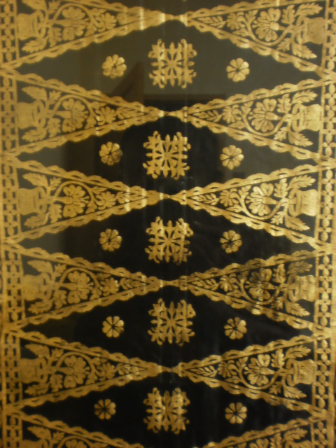 Galeri Taming Sari: Kain Gerus Telepuk Selangor Cop Emas