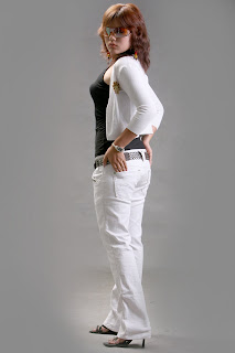 Beautiful Myanmar: Sexy Singer Sandi Myint Lwin