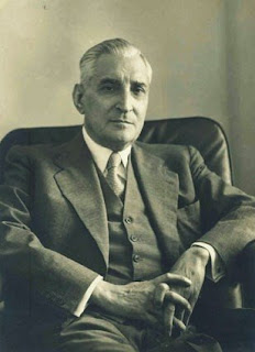 Cromos da História: Biografia de Salazar