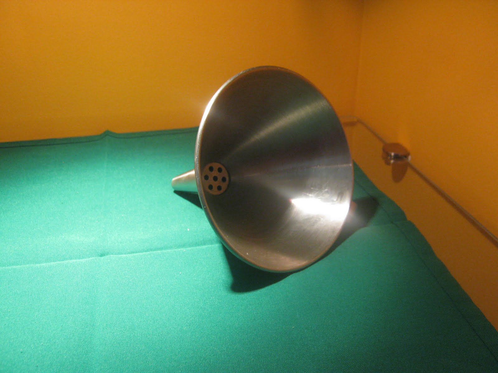 Material electroplata: embudo