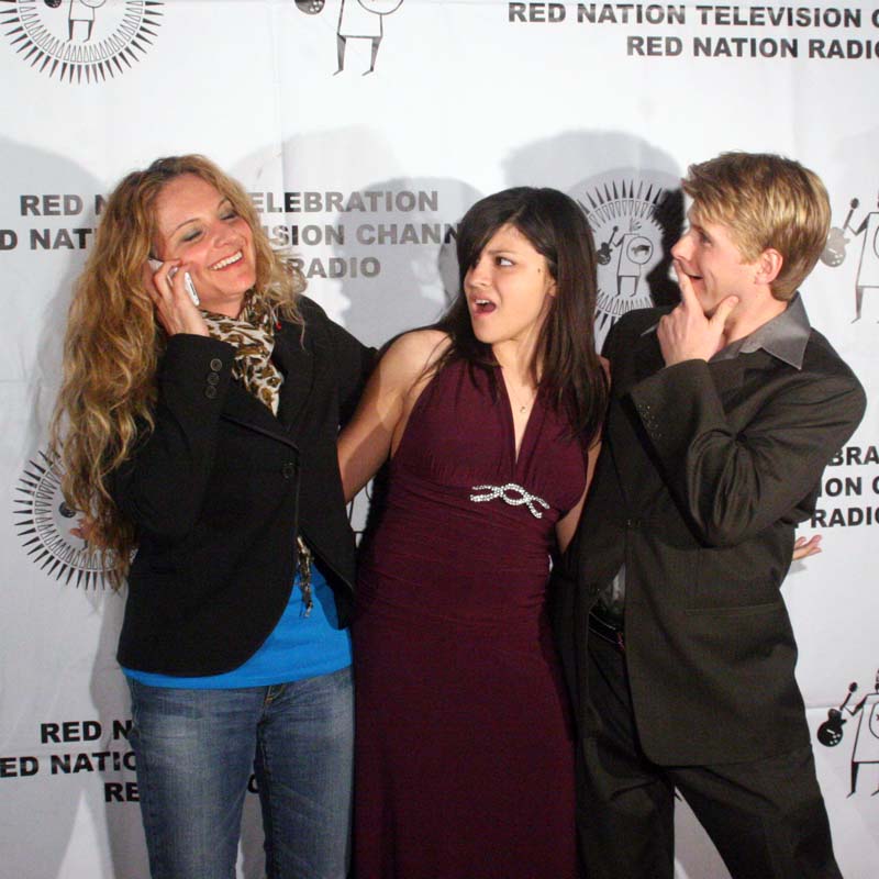 If You See Someone Without A Smile ...: November 12- 18, 2009 -- Red ...