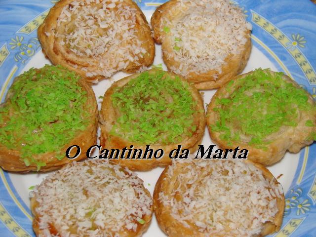 O Cantinho da Marta: Caracóis Folhados com Coco