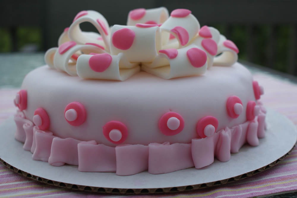 Little Bit of Everything: Pink Saturday Cake