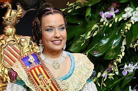 EOS: MARTA AGUSTIN Y SU CORTE DE HONOR EXALTADAS ANOCHE CON BRILLANTEZ ...