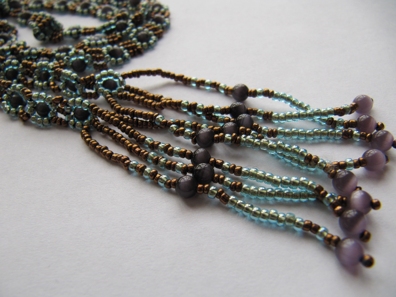 Collares en telar con mostacillas - Imagui