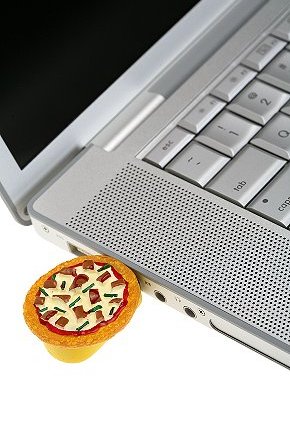 D i s k - O n - K e y: Pizza - USB flash drive.