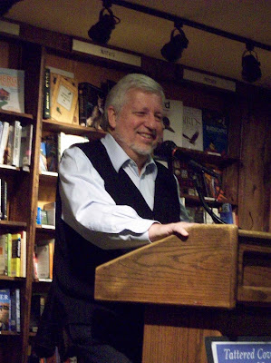 Between the Covers: Dan Simmons interview