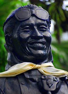 A Leap Into The Dark: Tenzing Norgay and the Himalayan Mountaineering ...