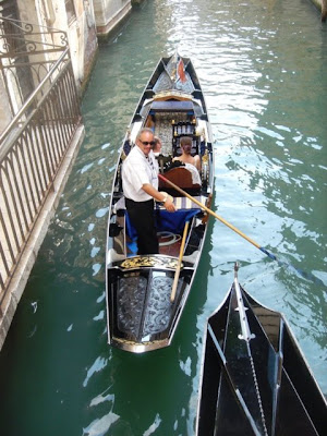 The Gondola Blog: A Beautiful Pair of Sandoli