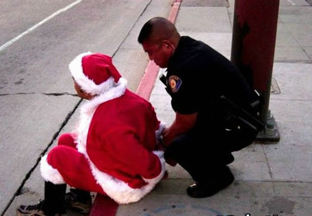 Beware of Criminal Santa Claus ~ Amazing World