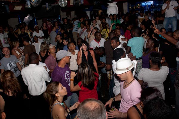 MANGU DISCO BAR: FOTOS DE SONI HILL