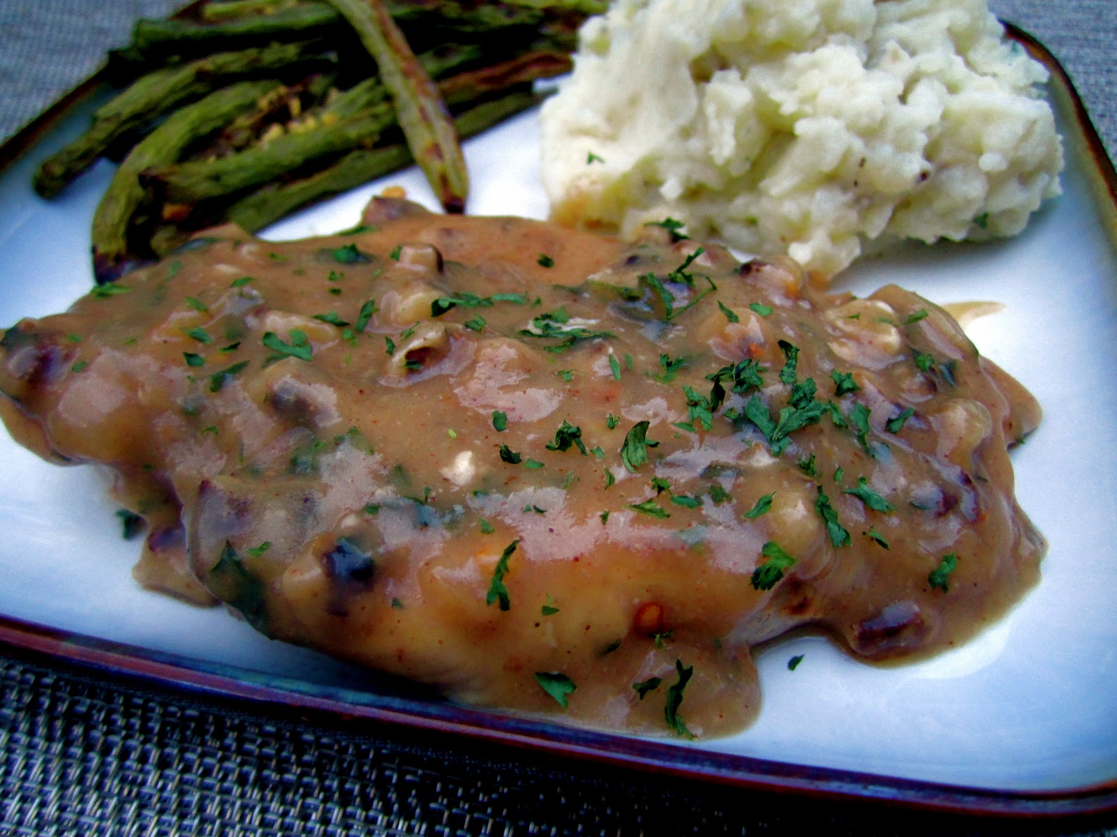 Stephanie Cooks: Chicken in Walnut Sauce