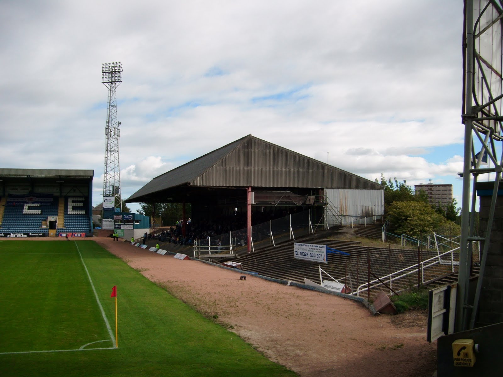 Dens Park (Dundee v Raith Rovers) | Couples The Football Stadium