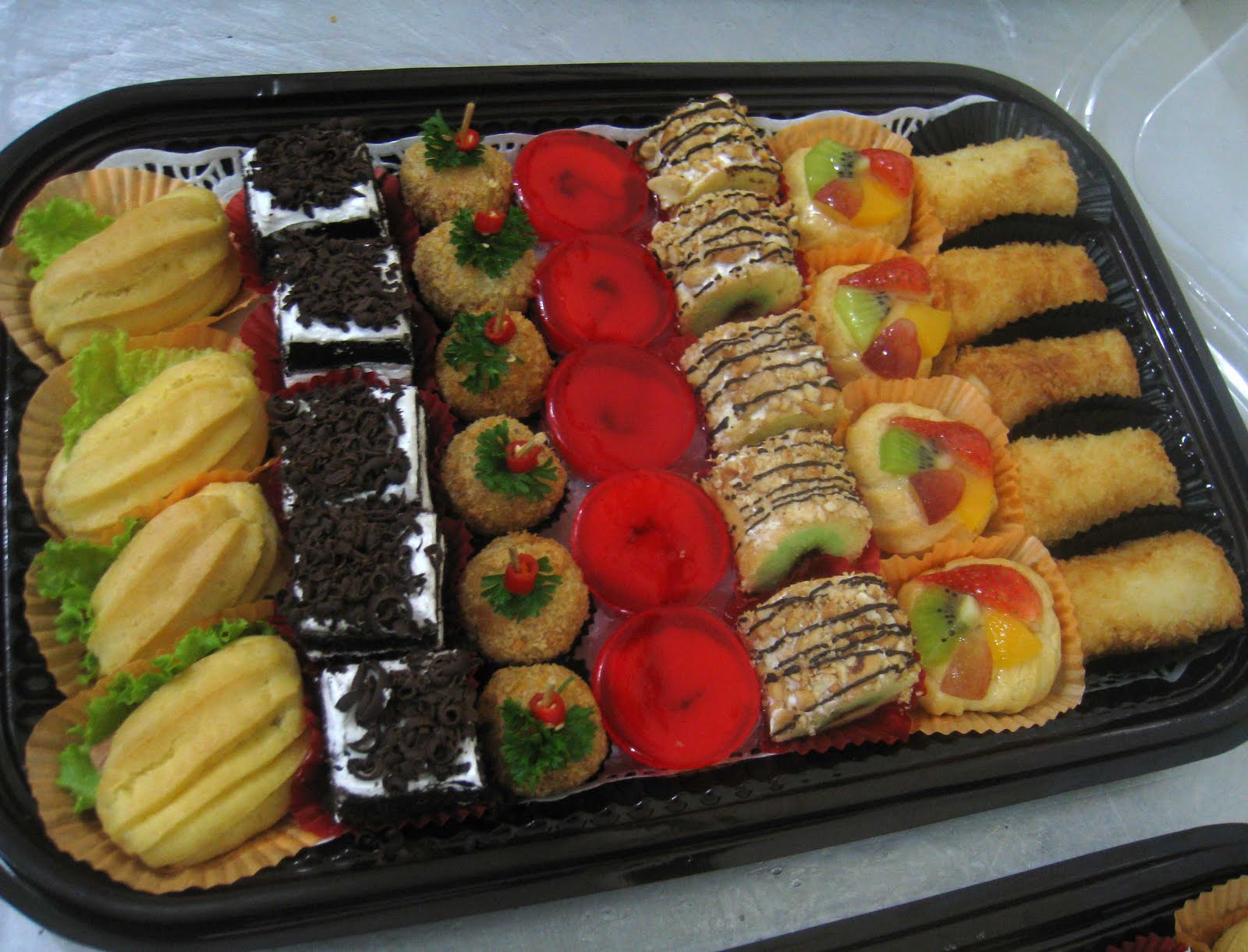 mom's cake: kUE nAMPAN mODERN - EXCLUSIVE