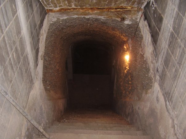 I, Ezzat Goushegir: Dezful (Sha...r-e Khomoon Desfil)