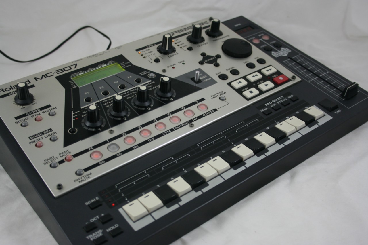 MATRIXSYNTH: ROLAND MC-307 GROOVEBOX