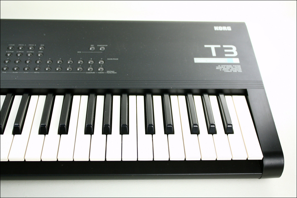 MATRIXSYNTH-B: Korg T3 61 Key Synthesizer Workstation