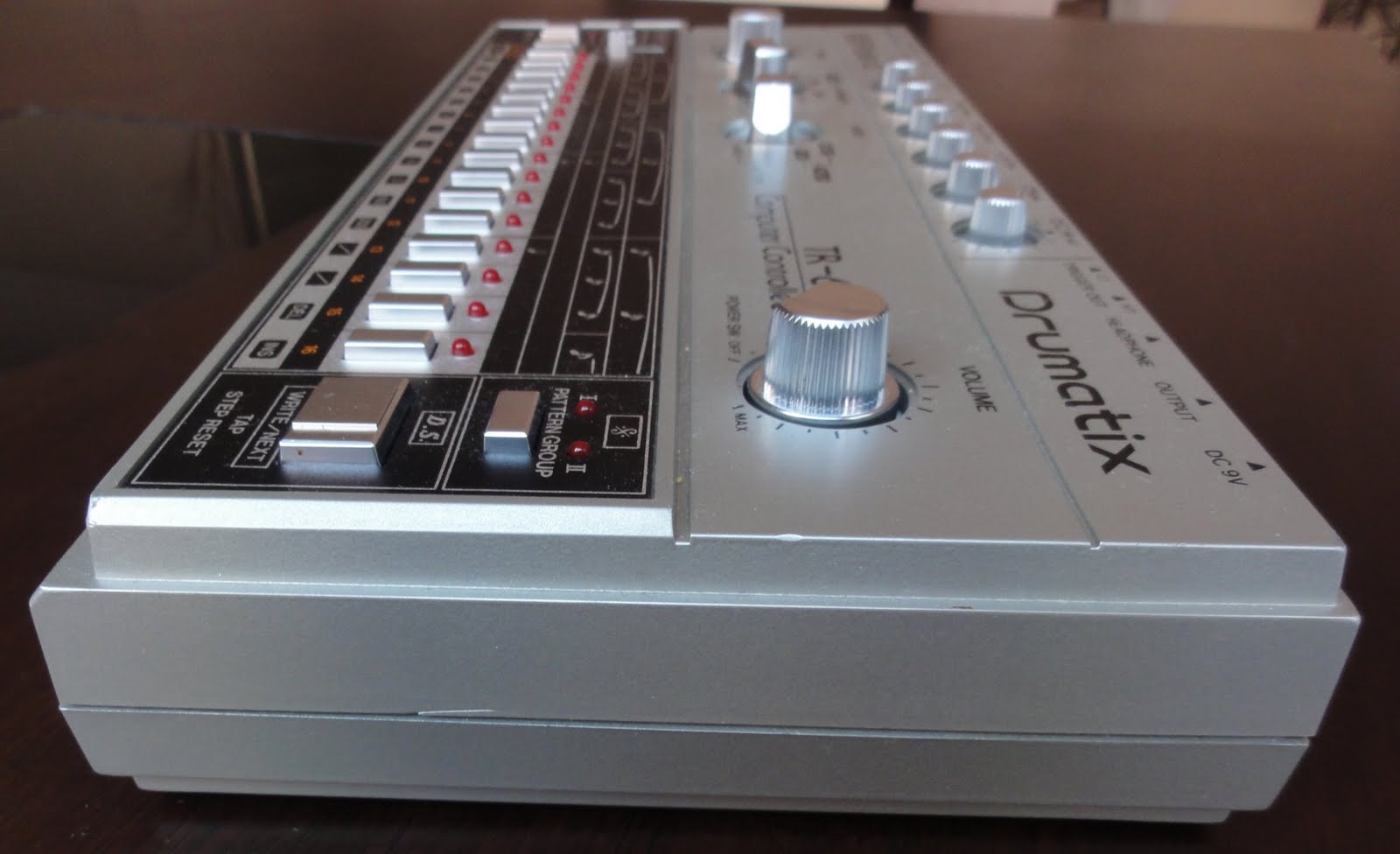 MATRIXSYNTH: Roland TR-606 Drum Machine