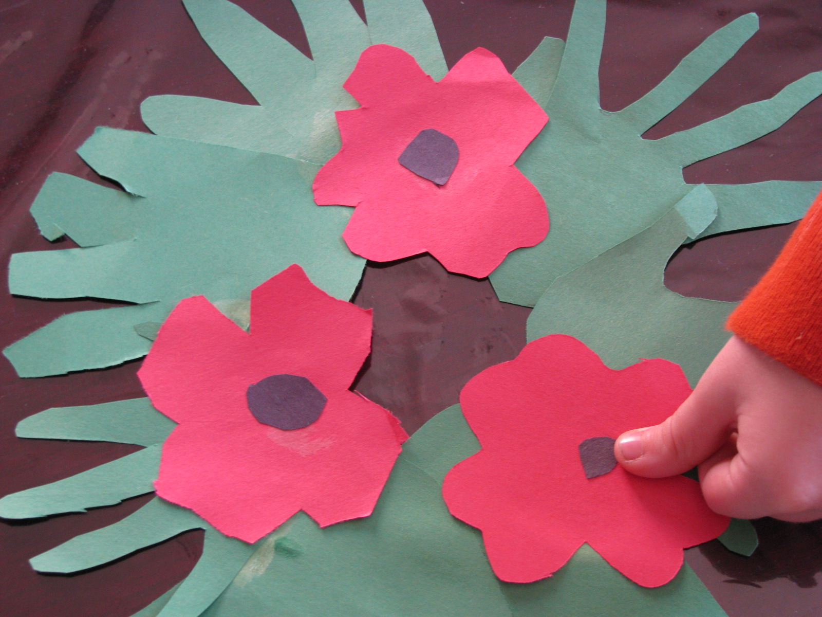 Making Merry Memories: Handprint-Poppy Wreath