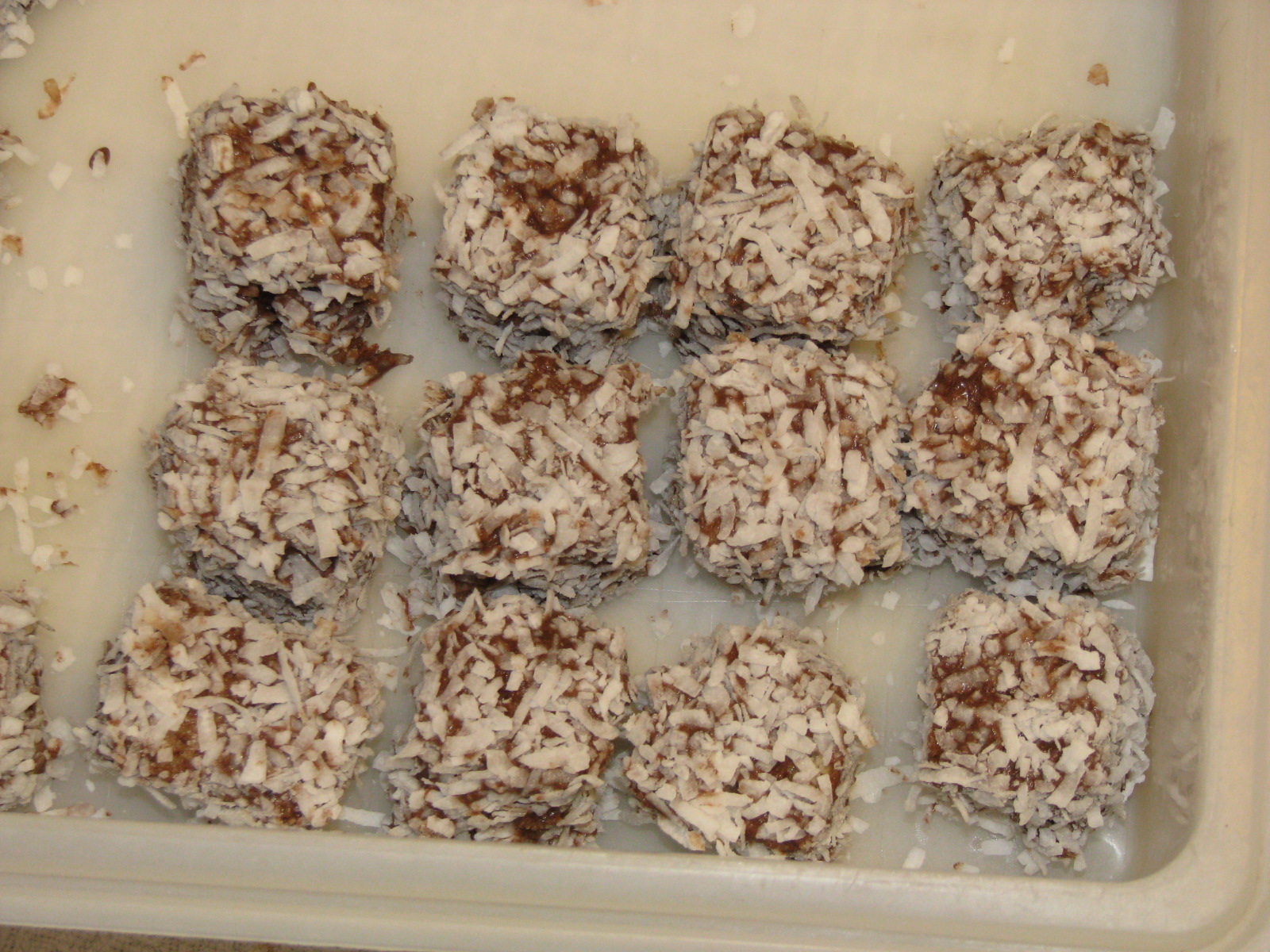 Making Merry Memories: Lamingtons