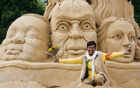 mera 'INDIA': sand art..