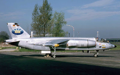 nhungdoicanh: VFW VAK-191B