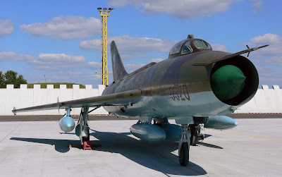 nhungdoicanh: Sukhoi Su-7 Fitter-A