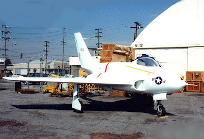 nhungdoicanh: Northrop X-4 Bantam
