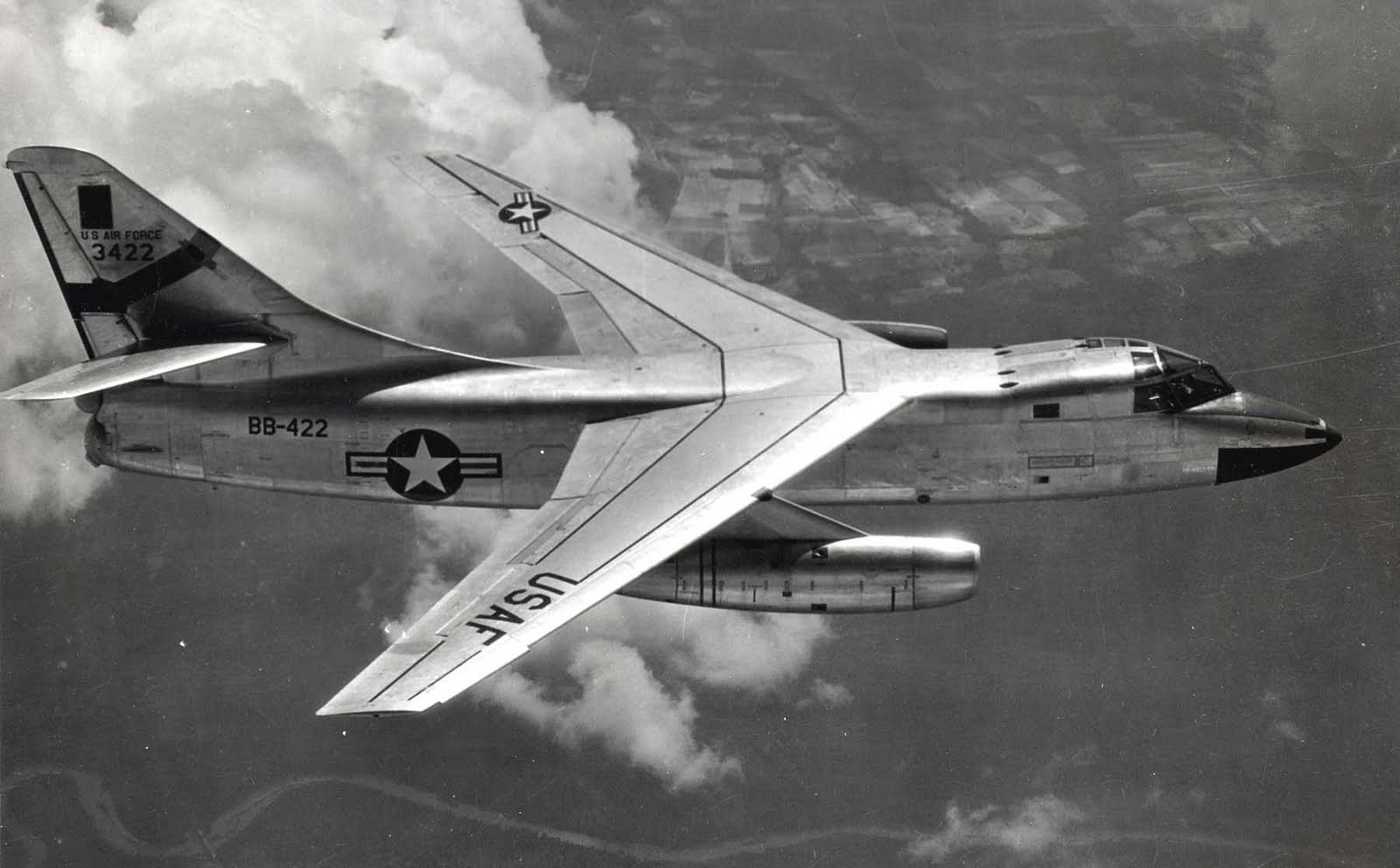 Portada comentada ( Imágenes, Planos y Perfiles) Douglas B-66 ...