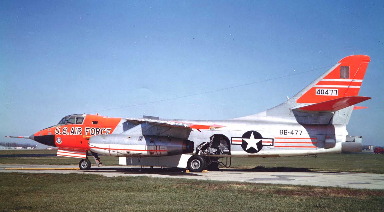 nhungdoicanh: Douglas B-66 Destroyer