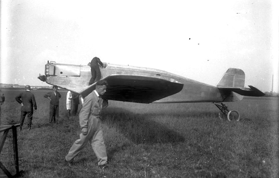 nhungdoicanh: Junkers W-33