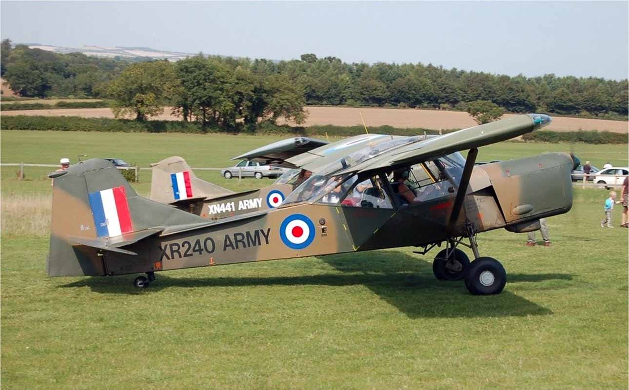 nhungdoicanh: Auster AOP.9