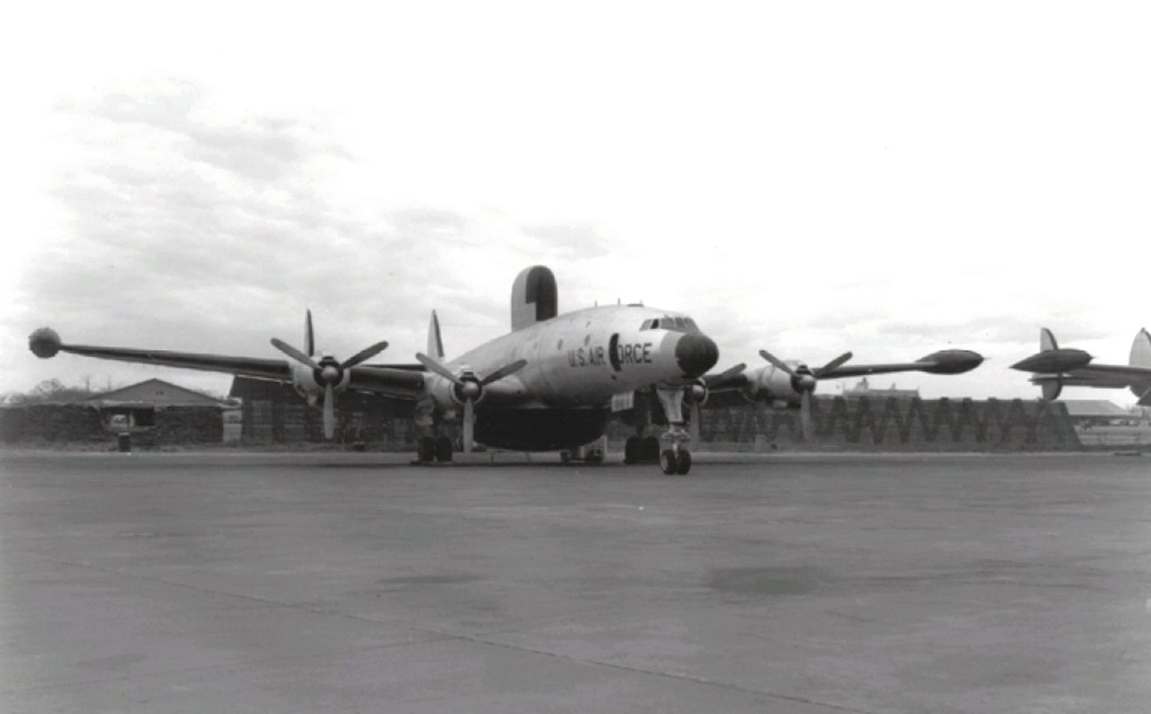 nhungdoicanh: Lockheed EC-121 Warning Star