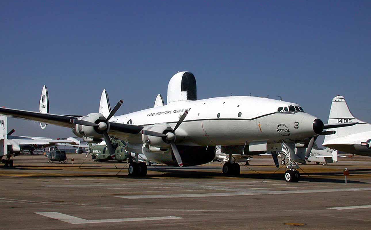 nhungdoicanh: Lockheed EC-121 Warning Star