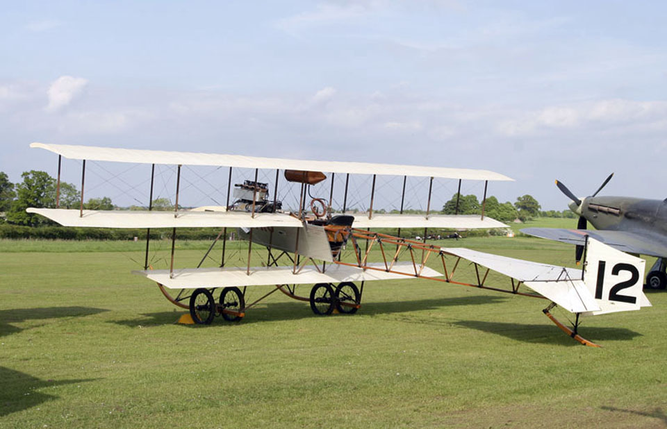 nhungdoicanh II: Roe Triplane (Avro Triplane)