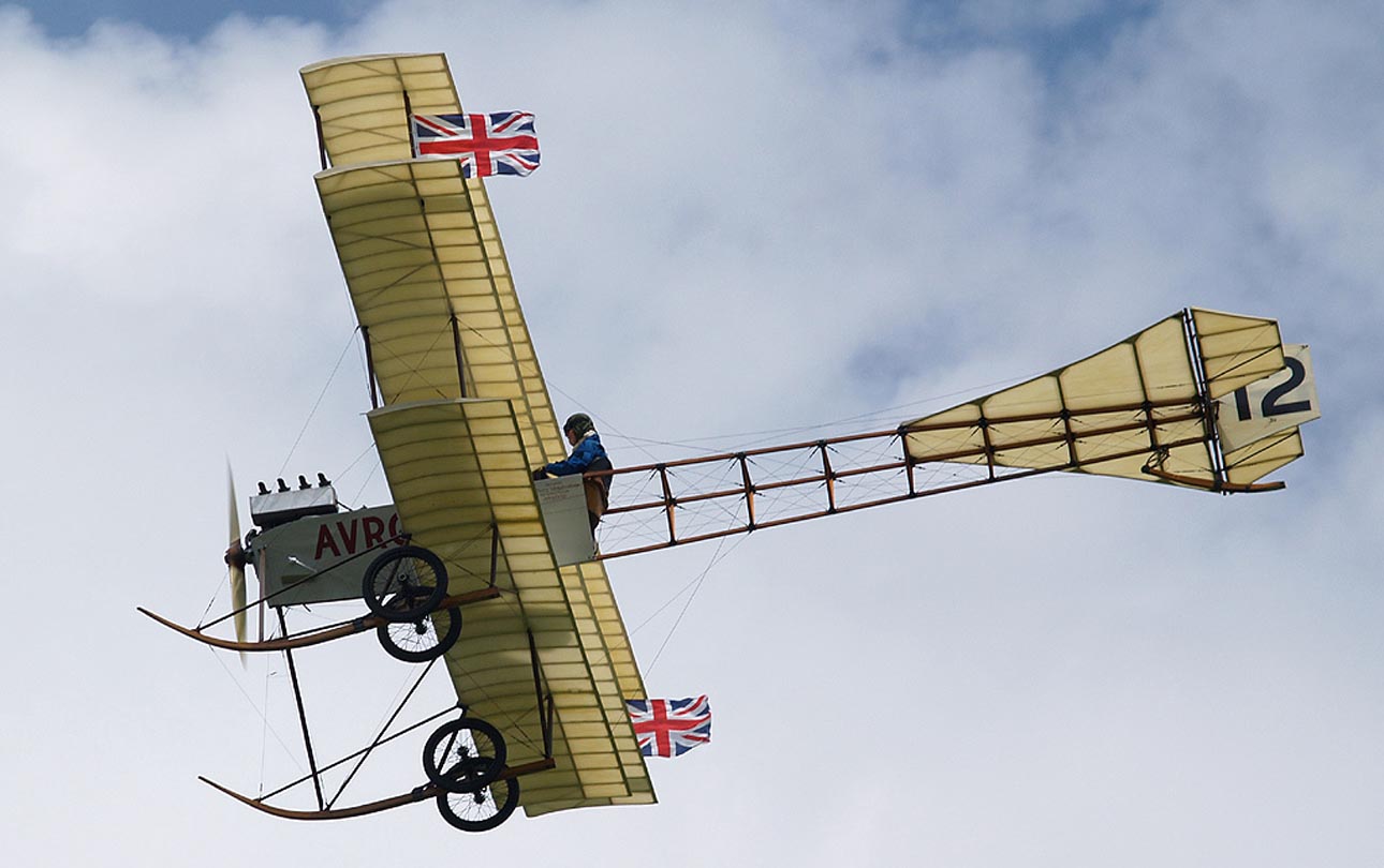 nhungdoicanh II: Roe Triplane (Avro Triplane)