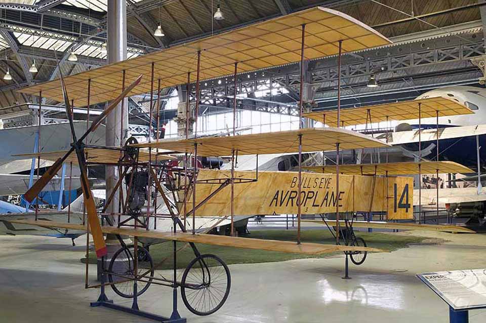 nhungdoicanh II: Roe Triplane (Avro Triplane)