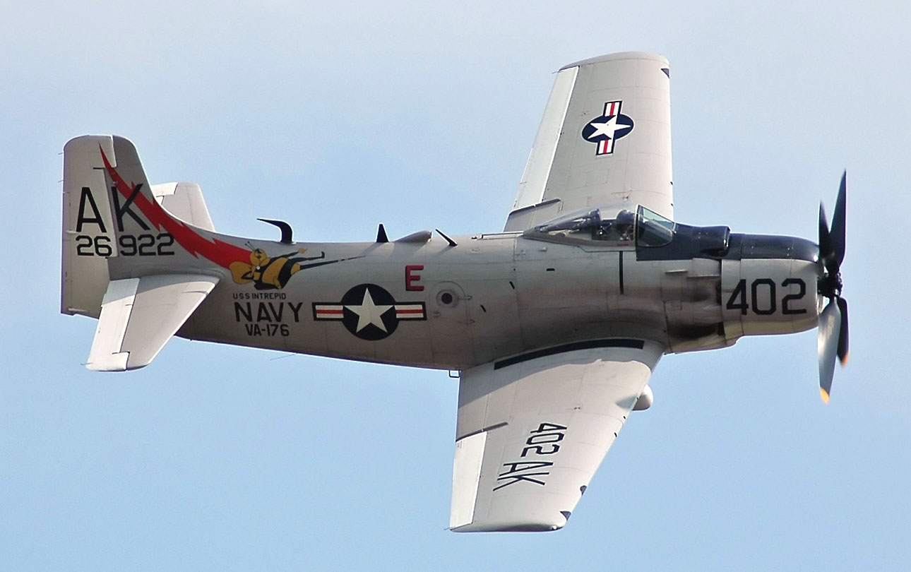 nhungdoicanh: Douglas A-1 Skyraider
