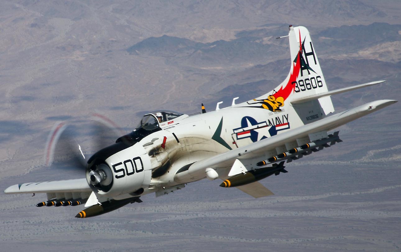 nhungdoicanh: Douglas A-1 Skyraider