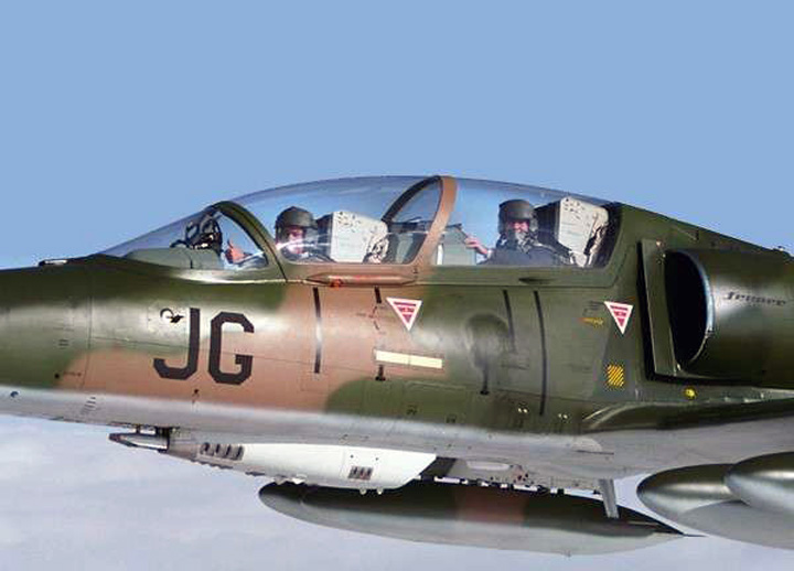 nhungdoicanh: Aero L-59 Super Albatros