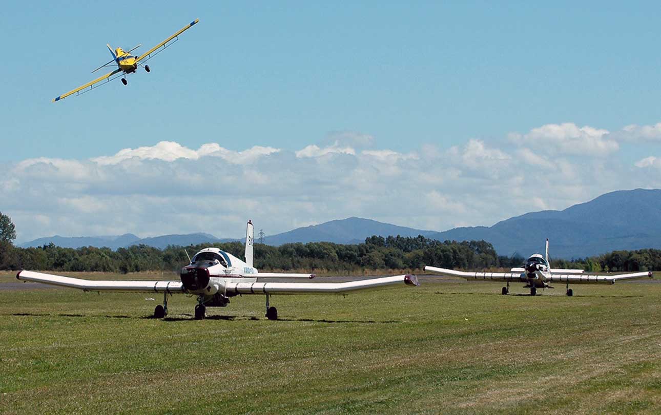 nhungdoicanh: PAC Fletcher Fu-24