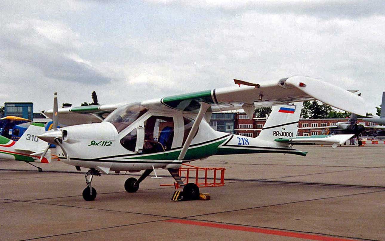 nhungdoicanh: Yakovlev Yak-112