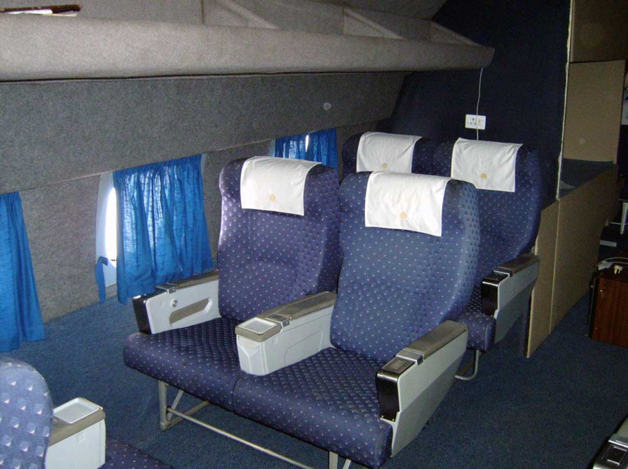 nhungdoicanh: Lockheed L-1649A Starliner