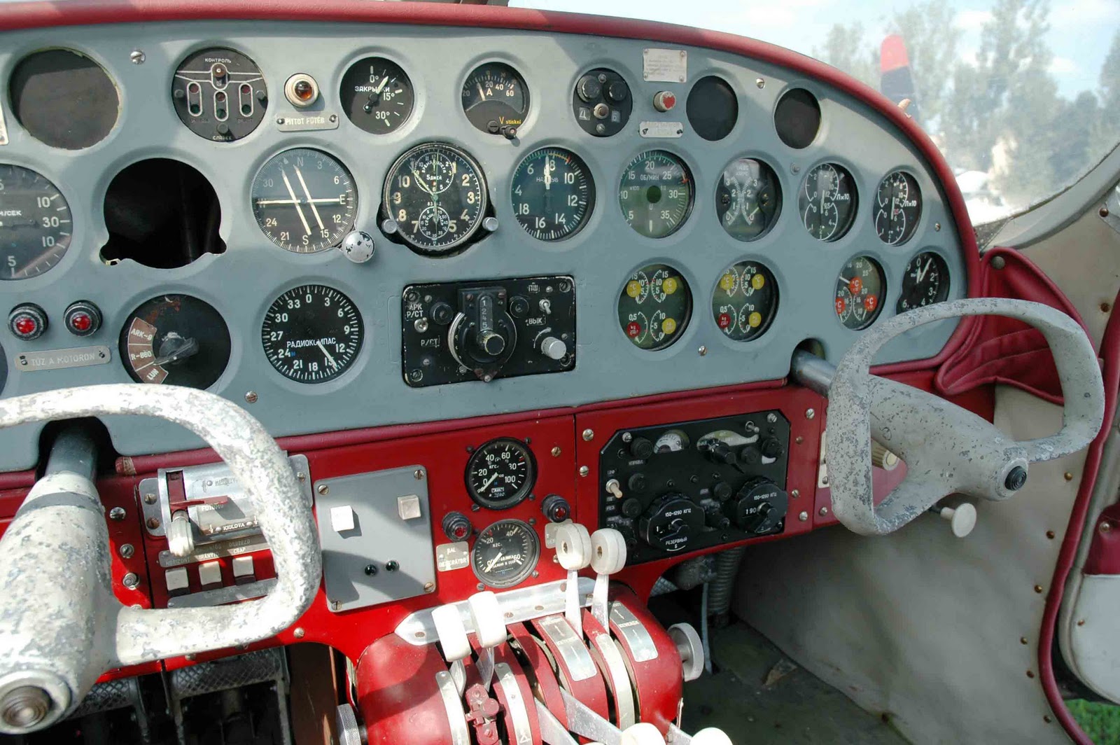 nhungdoicanh: Let L-200 Morava