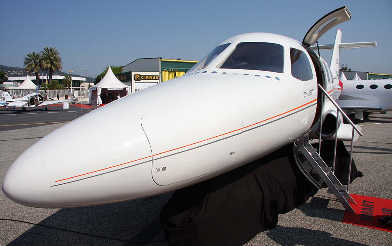 nhungdoicanh: Diamond D-Jet