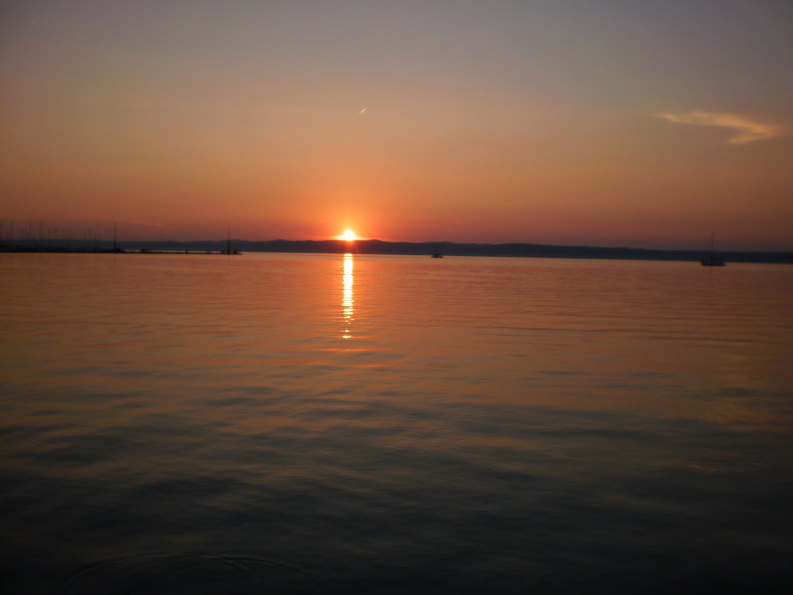 K O N Y H A P U L T: Balaton - naplemente