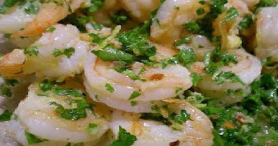 Camarão com alho e coentro