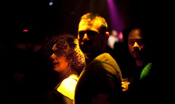 Photo Steevo: Whirlwind tour of an overcrowded club