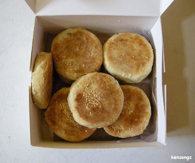 Love Singapore Food: Loong Fatt Tau Sar Piah