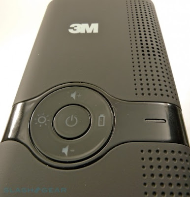 Computer & Technology: 3M MPro120 Pocket Projector Review